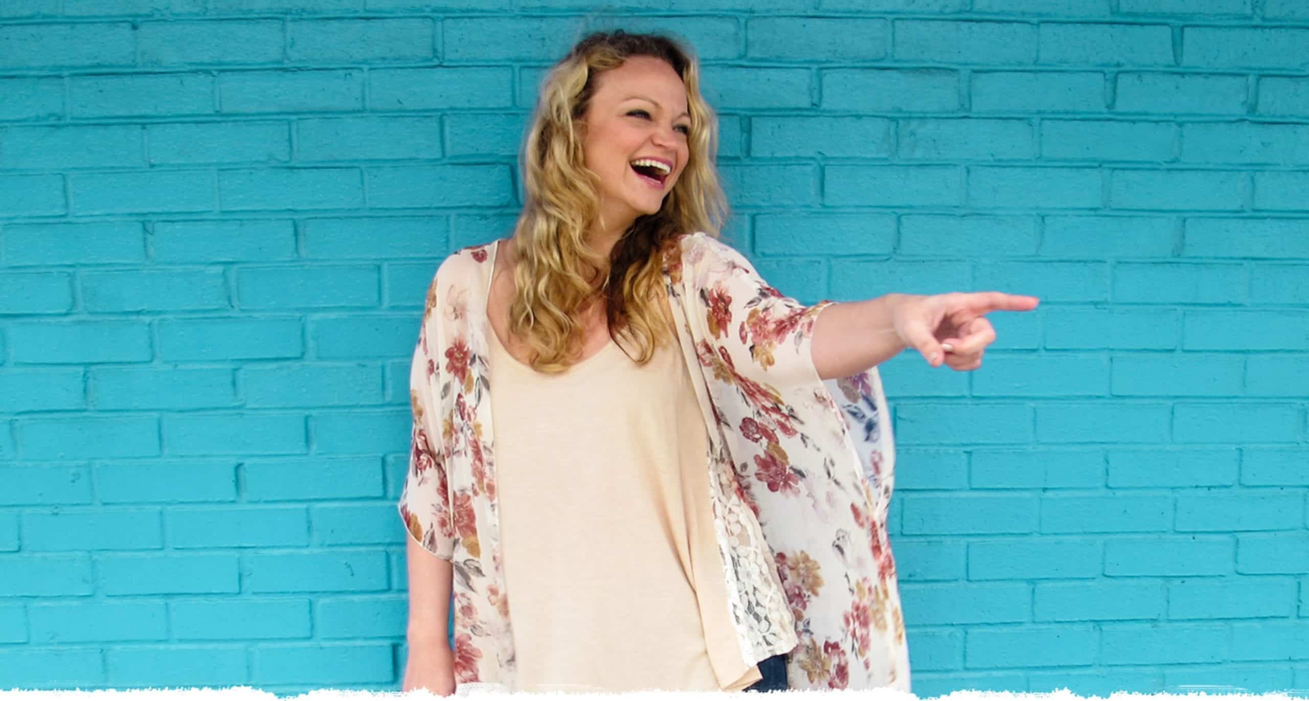 Angie Live – Angie Away | Travel Expert